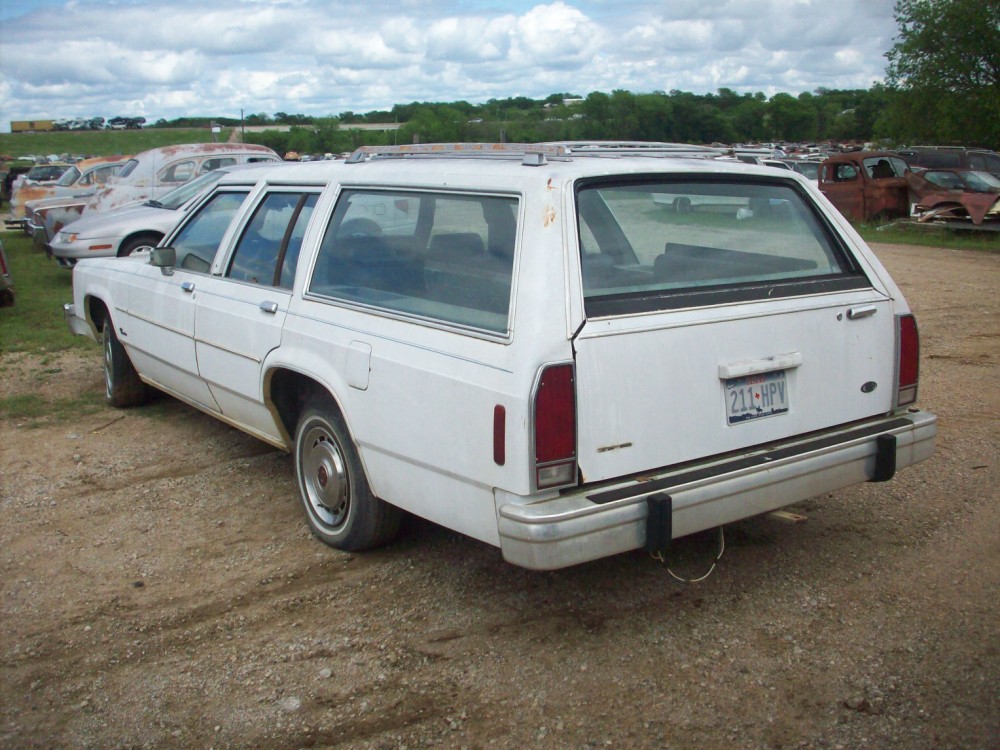 1985 Ford LTD Crown Victoria Wagon